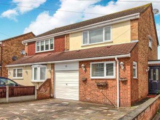 3 Bedrooms Semi detached house for sale in Oates Road, Romford RM5