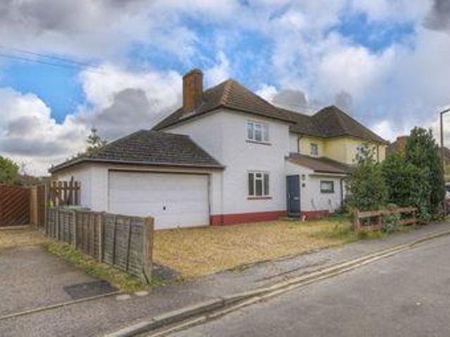 3 Bedrooms Semi detached house for sale in Oak Crescent, Potton, Sandy, Bedfordshire SG19