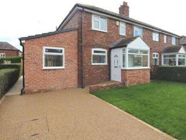 3 Bedrooms Semi detached house for sale in Oak Road, Cheadle, Cheshire. SK8