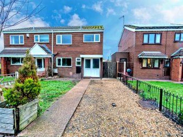 3 Bedrooms Semi detached house for sale in Oaks Drive, Featherstone, Wolverhampton WV10