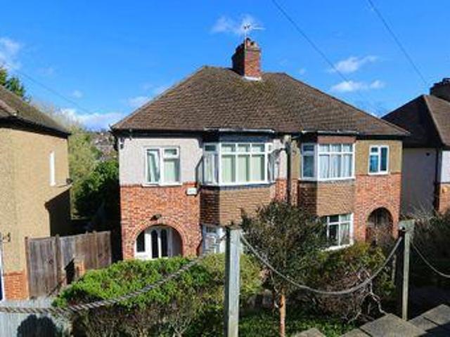 3 Bedrooms Semi detached house for sale in Oaks Road, Kenley, London CR8