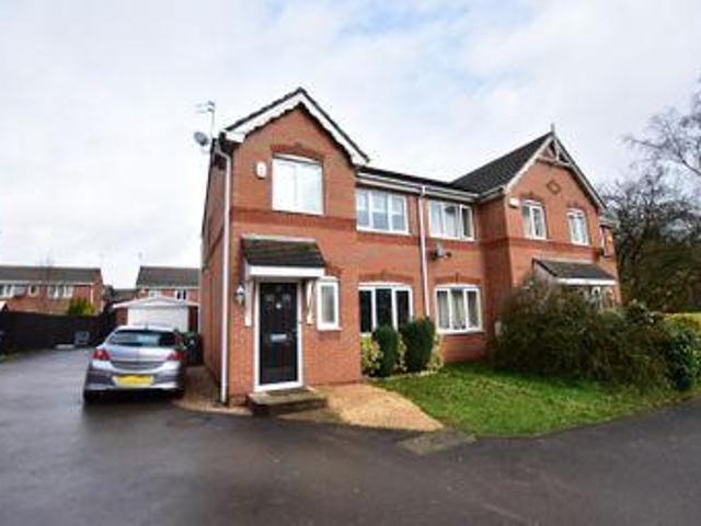 3 Bedrooms Semi detached house for sale in Oakshaw Close, Blackley, Manchester M9