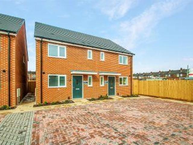 3 Bedrooms Semi detached house for sale in Off Boothen Old Road, Stoke, Stoke On Trent ST4