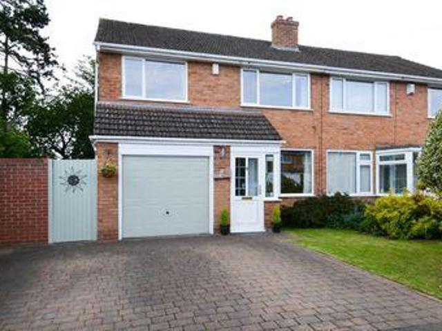 3 Bedrooms Semi detached house for sale in Old Moat Drive, Northfield, Birmingham B31