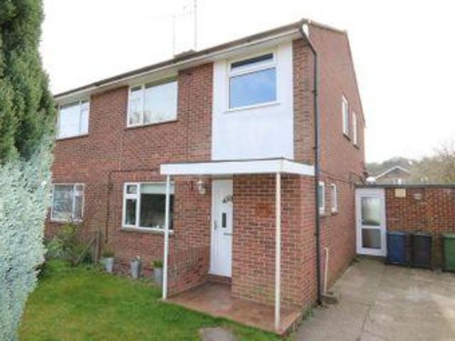 3 Bedrooms Semi detached house for sale in Old Forge Road, Loudwater, High Wycombe HP10