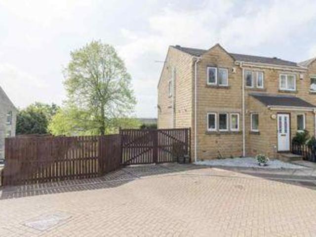 3 Bedrooms Semi detached house for sale in Old Schools Gardens, Halifax HX3