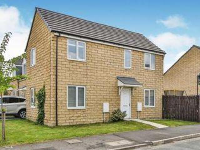 3 Bedrooms Semi detached house for sale in Oswald Street, Burnley, Lancashire BB12