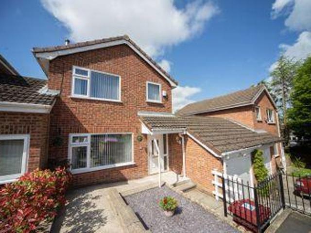 3 Bedrooms Semi detached house for sale in Osprey Close, Blackburn BB1