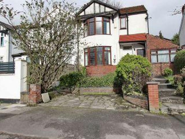 3 Bedrooms Semi detached house for sale in Overbrook Drive, Prestwich, Manchester M25