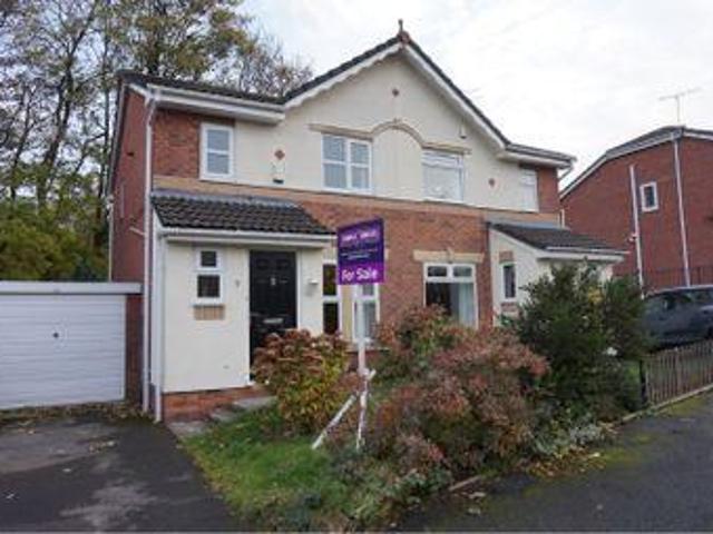 3 Bedrooms Semi detached house for sale in Oxbow Way, Whitefield, Manchester M45