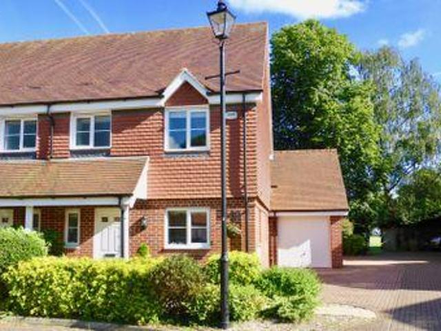 3 Bedrooms Semi detached house for sale in Lowbury Gardens, Compton RG20