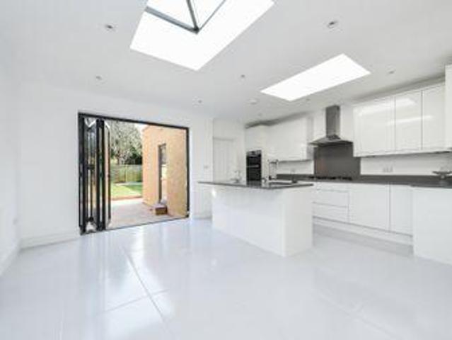 3 Bedrooms Semi detached house for sale in Lower Gravel Road, Bromley BR2
