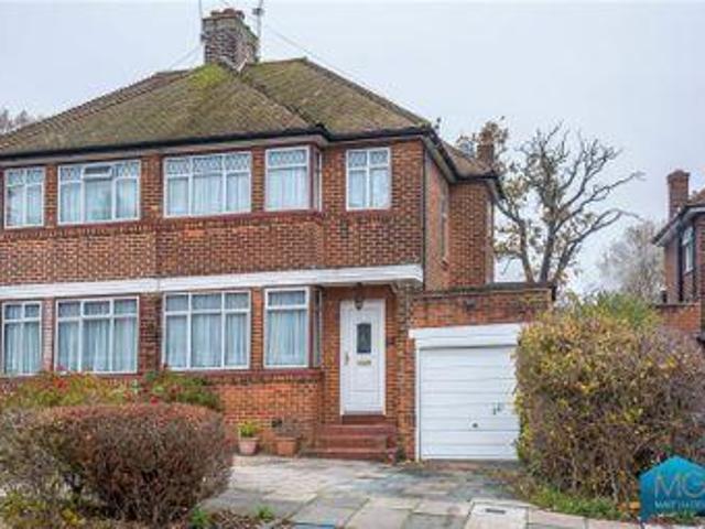 3 Bedrooms Semi detached house for sale in Lowther Drive, Enfield EN2