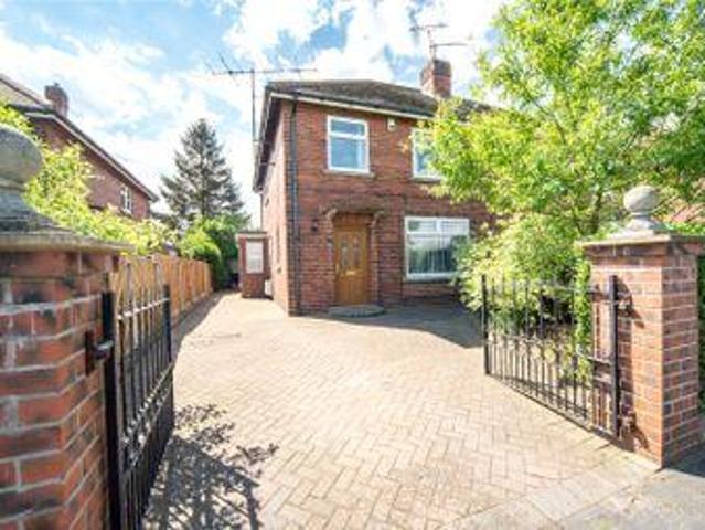 3 Bedrooms Semi detached house for sale in Long Edge Lane, Doncaster DN5