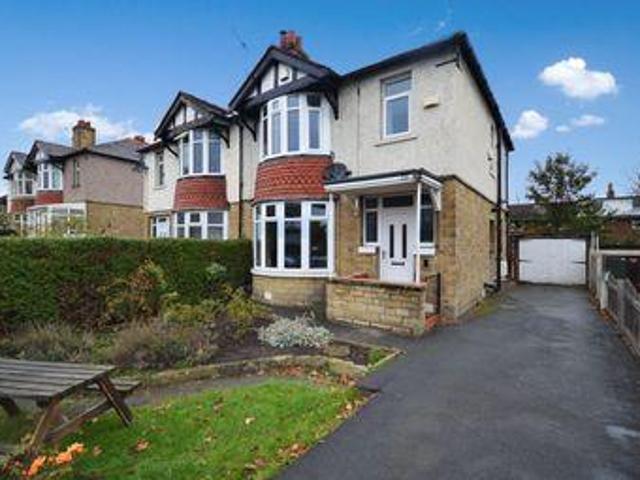 3 Bedrooms Semi detached house for sale in Long Lane, Huddersfield HD5