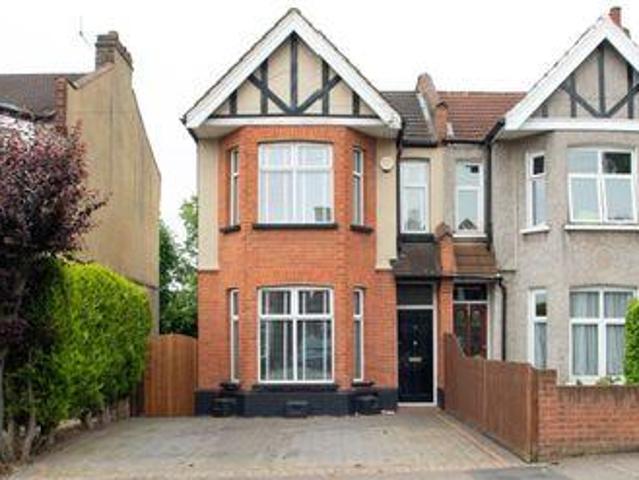 3 Bedrooms Semi detached house for sale in Longlands Road, Sidcup DA15