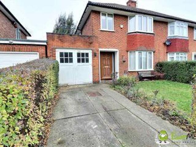 3 Bedrooms Semi detached house for sale in Lonsdale Drive, Enfield EN2