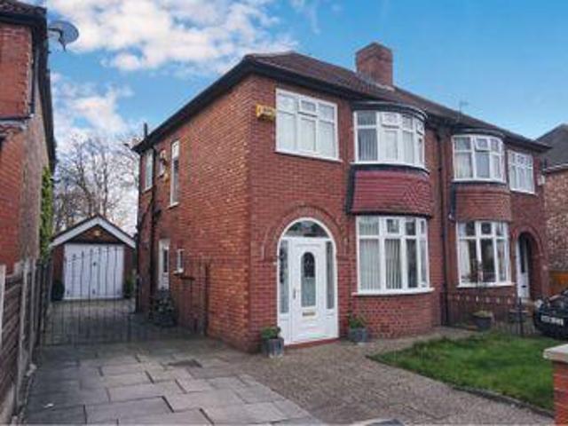 3 Bedrooms Semi detached house for sale in Lord Lane, Manchester M35