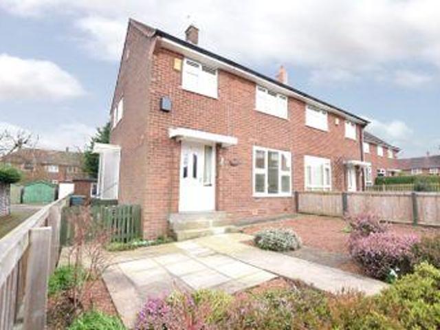 3 Bedrooms Semi detached house for sale in Latchmere Walk, Leeds, West Yorkshire LS16