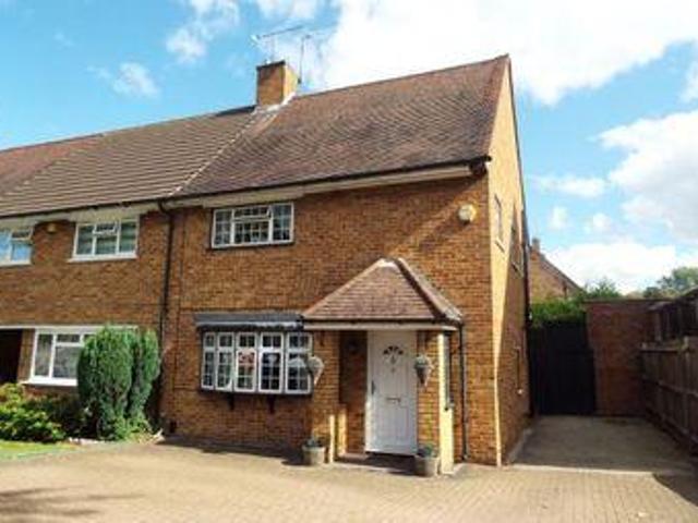 3 Bedrooms Semi detached house for sale in Lackmore Road, Enfield, United Kingdom EN1