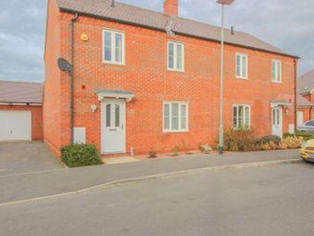 3 Bedrooms Semi detached house for sale in Lady Mayor Drive, Bedford MK41