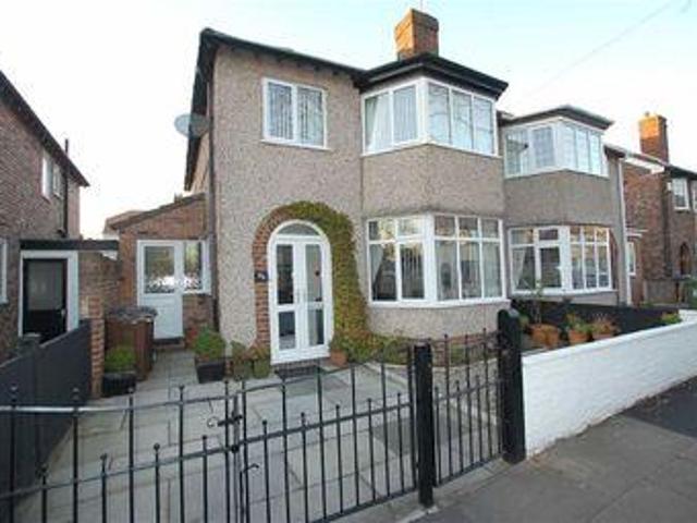 3 Bedrooms Semi detached house for sale in Lancaster Avenue, Crosby, Liverpool L23
