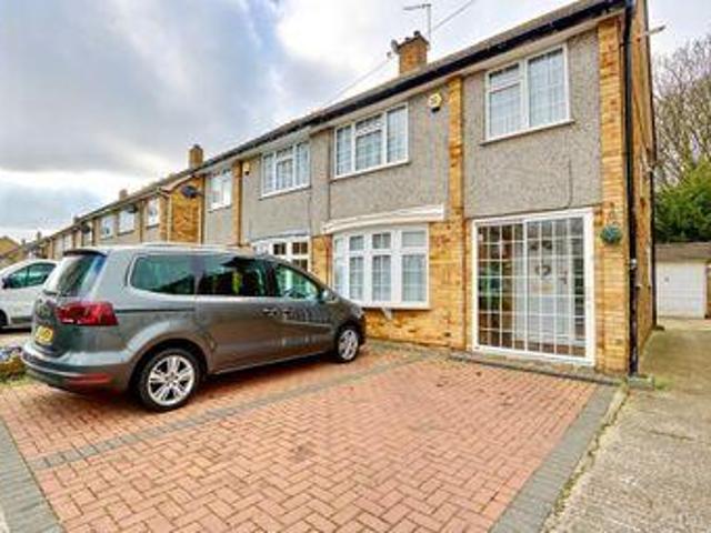 3 Bedrooms Semi detached house for sale in Langdale Drive, Hayes UB4