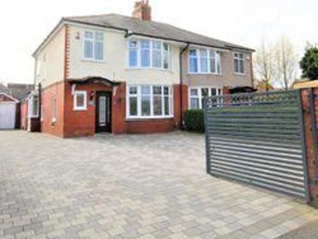 3 Bedrooms Semi detached house for sale in Langdale Road, Preston PR2