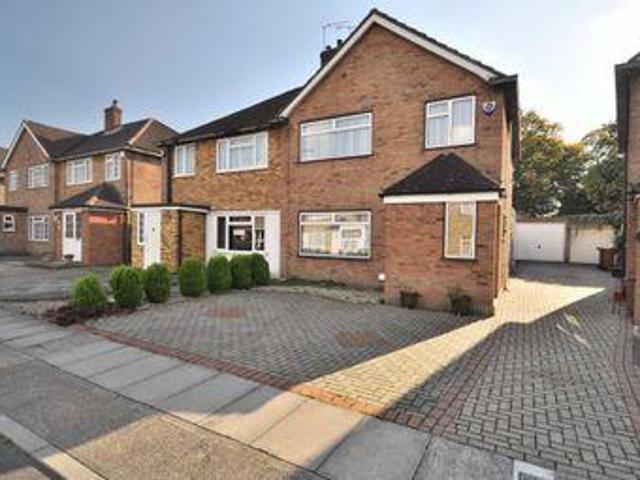 3 Bedrooms Semi detached house for sale in Langdon Shaw, Sidcup DA14