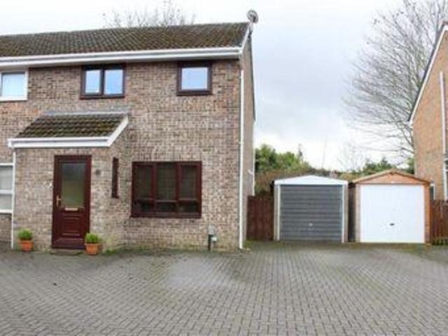 3 Bedrooms Semi detached house for sale in Landor Drive, Loughor, Swansea SA4
