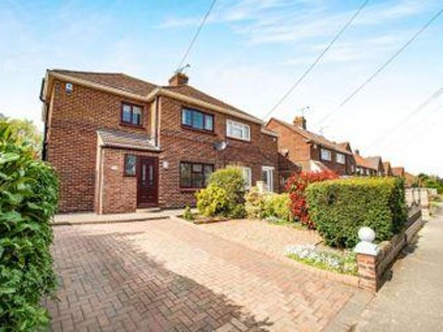 3 Bedrooms Semi detached house for sale in Lanes Avenue, Gravesend DA11