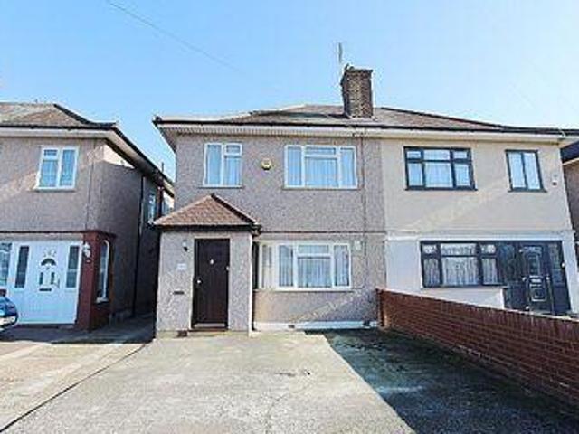 3 Bedrooms Semi detached house for sale in Lansbury Drive, Hayes, Hayes UB4