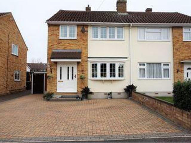 3 Bedrooms Semi detached house for sale in Larch Grove, Chelmsford CM2