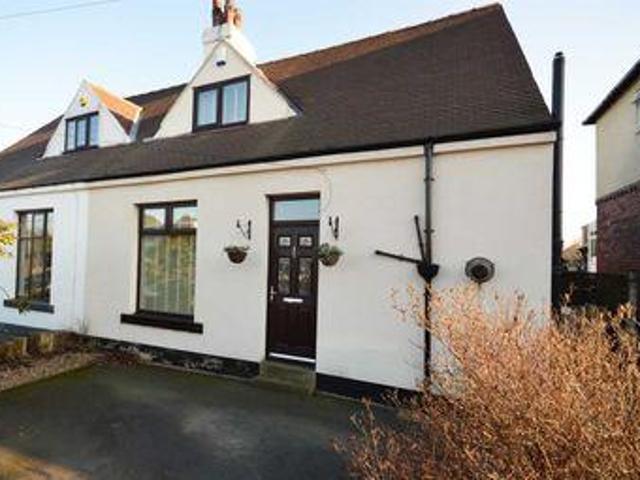 3 Bedrooms Semi detached house for sale in Leymoor Road, Golcar, Huddersfield HD7