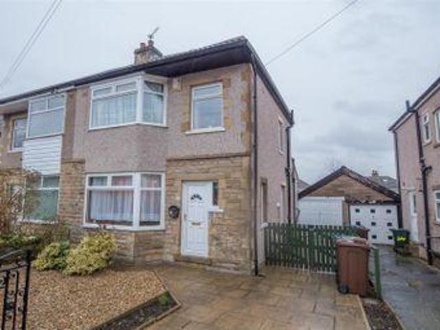3 Bedrooms Semi detached house for sale in Leafield Avenue, Bradford BD2