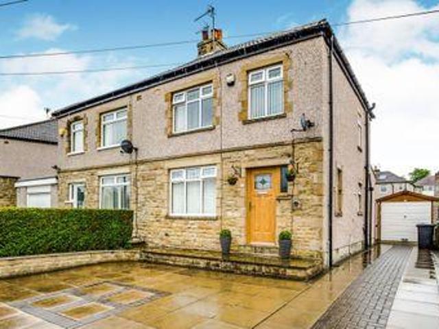 3 Bedrooms Semi detached house for sale in Leafield Drive, Eccleshill, Bradford BD2