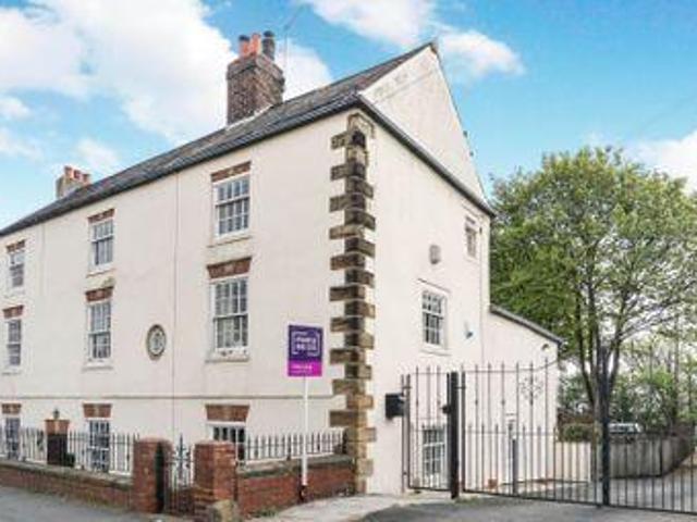 3 Bedrooms Semi detached house for sale in Leeds Road, Wakefield WF3