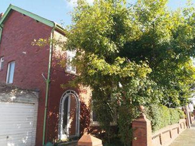 3 Bedrooms Semi detached house for sale in Leicester Road, Blackpool FY1
