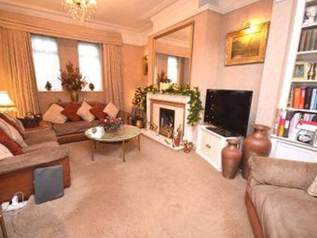 3 Bedrooms Semi detached house for sale in Leigh Road, Westhoughton BL5