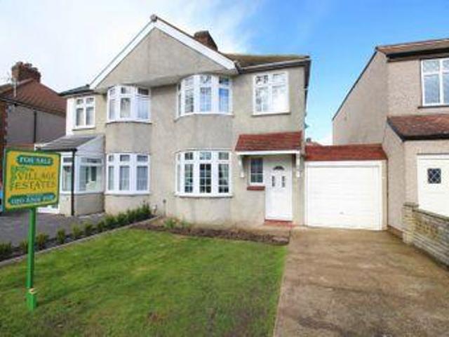3 Bedrooms Semi detached house for sale in Little Birches, Sidcup DA15