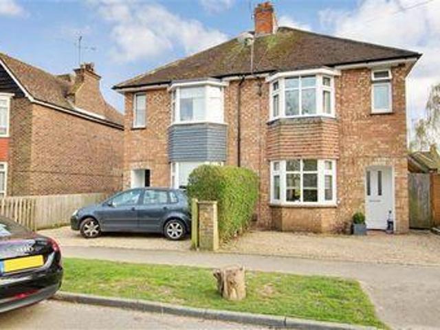 3 Bedrooms Semi detached house for sale in Lime Avenue, Horsham RH12