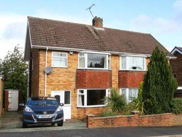 3 Bedrooms Semi detached house for sale in Ling Road, Chesterfield, Derbyshire S40