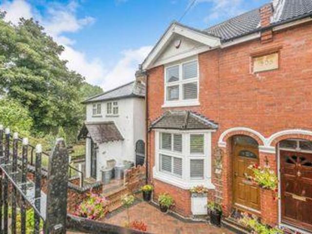 3 Bedrooms Semi detached house for sale in Linkfield Street, Redhill, Surrey RH1