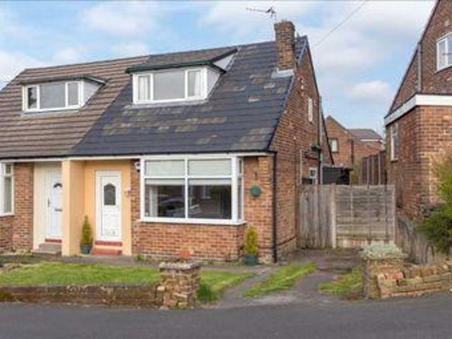 3 Bedrooms Semi detached house for sale in Links Road, Harwood, Bolton BL2