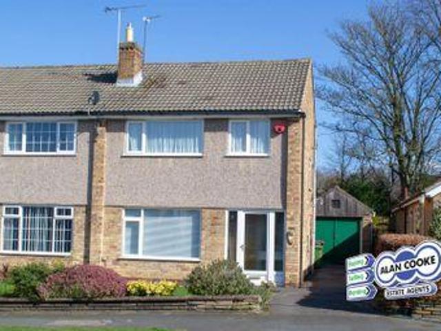 3 Bedrooms Semi detached house for sale in Linton Avenue, Leeds LS17