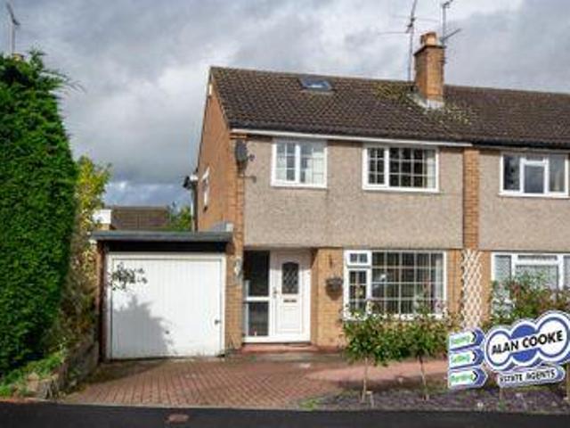 3 Bedrooms Semi detached house for sale in Linton Rise, Leeds LS17