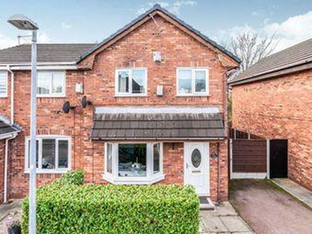 3 Bedrooms Semi detached house for sale in Lions Drive, Swinton, Manchester M27