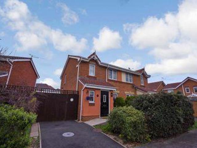 3 Bedrooms Semi detached house for sale in Llys Bran, Prestatyn LL19