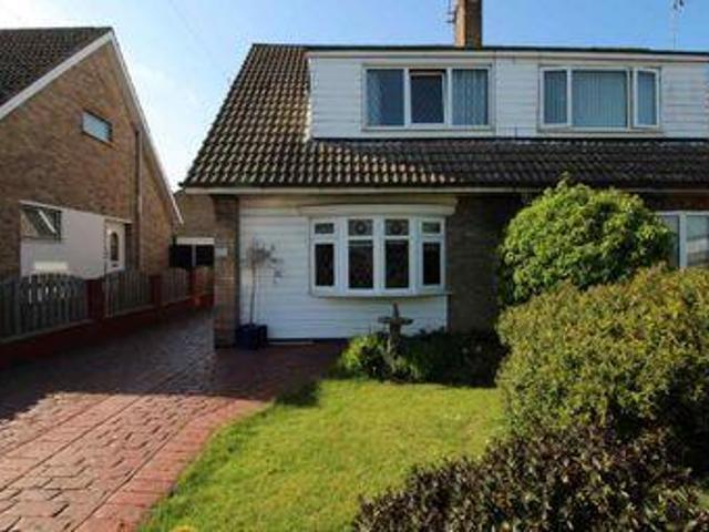 3 Bedrooms Semi detached house for sale in Lutterworth Drive, Adwick Le Street, Doncaster DN6