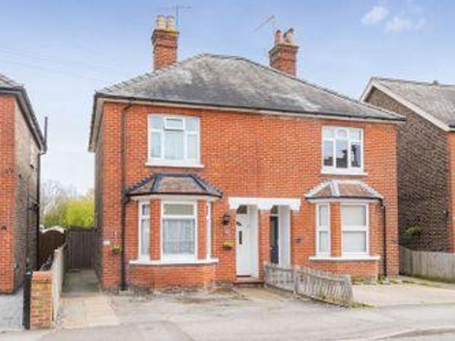 3 Bedrooms Semi detached house for sale in Lumley Road, Horley RH6